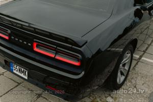 Black Dodge Challenger 2018 in Tallinn, with an engine capacity of 3.60 L and mileage of 206 thousand km for 20500 €, photo 10 on AUTOMOTO.COM.LV