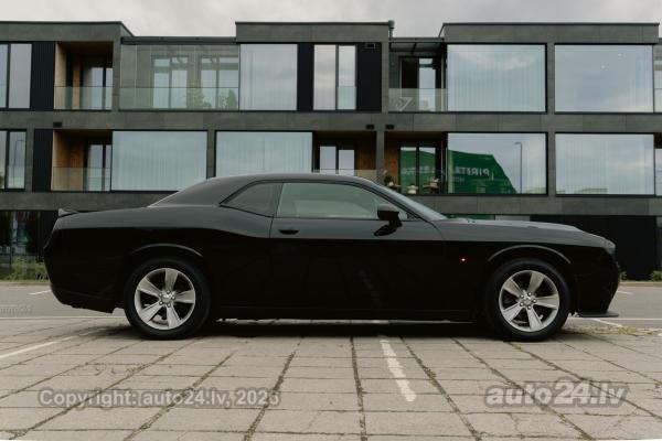 Melns Dodge Challenger 2018 Tallina, ar dzinēja tilpumu 3.60 L un nobraukumu 206 tūkst. km par 20500 €, foto 10 vietnē AUTOMOTO.COM.LV