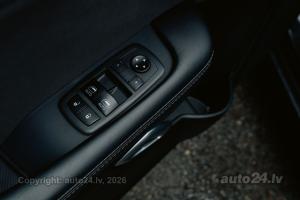 Black Dodge Challenger 2018 in Tallinn, with an engine capacity of 3.60 L and mileage of 206 thousand km for 20500 €, photo 13 on AUTOMOTO.COM.LV