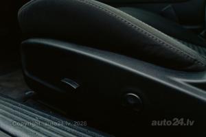 Black Dodge Challenger 2018 in Tallinn, with an engine capacity of 3.60 L and mileage of 206 thousand km for 20500 €, photo 15 on AUTOMOTO.COM.LV