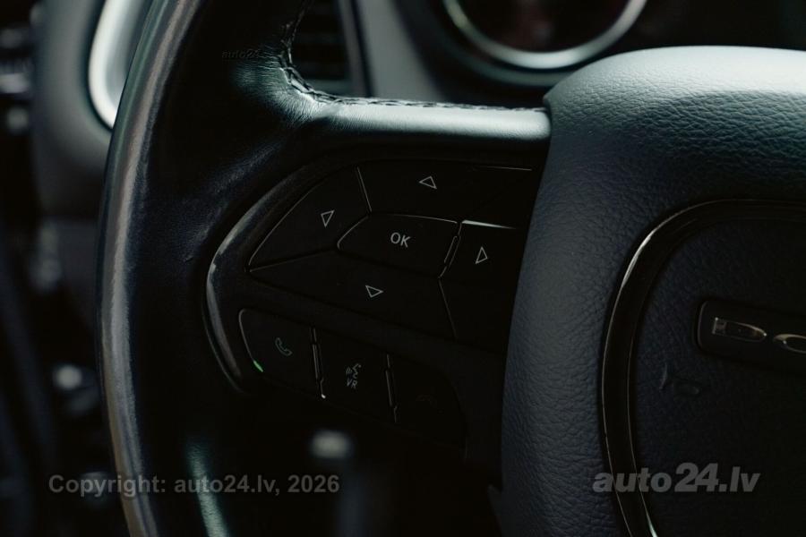 Black Dodge Challenger 2018 in Tallinn, with an engine capacity of 3.60 L and mileage of 206 thousand km for 20500 €, photo 17 on AUTOMOTO.COM.LV