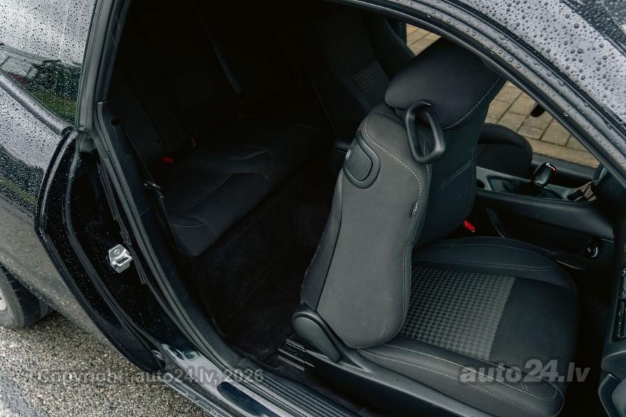 Black Dodge Challenger 2018 in Tallinn, with an engine capacity of 3.60 L and mileage of 206 thousand km for 20500 €, photo 24 on AUTOMOTO.COM.LV