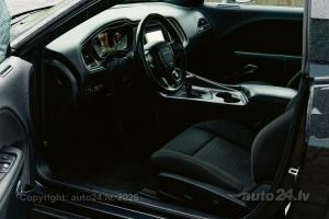 Black Dodge Challenger 2018 in Tallinn, with an engine capacity of 3.60 L and mileage of 206 thousand km for 20500 €, photo 25 on AUTOMOTO.COM.LV