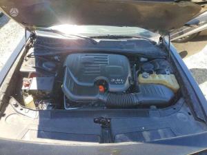 Black Dodge Challenger 2018 in Klaipeda, with an engine capacity of 3.60 L and mileage of 193 thousand km for 9850 €, photo 8 on AUTOMOTO.COM.LV