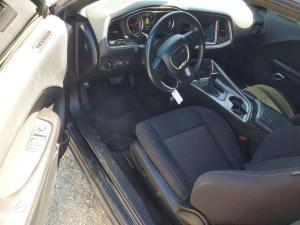 Black Dodge Challenger 2018 in Klaipeda, with an engine capacity of 3.60 L and mileage of 193 thousand km for 9850 €, photo 9 on AUTOMOTO.COM.LV