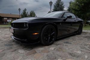 Black Dodge Challenger 2019 in Panevezys, with an engine capacity of 6.40 L and mileage of 56 thousand km for 30000 €, photo  on AUTOMOTO.COM.LV