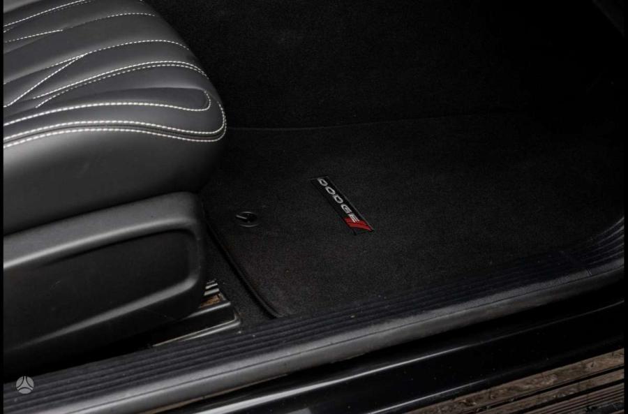 Черный Додж Челенджер 2019 в Паневежис, объемом двигателя 6.40 л и пробегом 56 тыс. км за 30000 €, фото 13 на AUTOMOTO.COM.LV