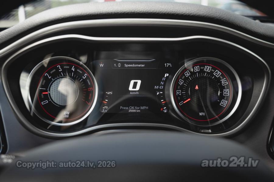 Black Dodge Challenger 2019 in Tallinn, with an engine capacity of 6.40 L and mileage of 25 thousand km for 49900 €, photo 13 on AUTOMOTO.COM.LV