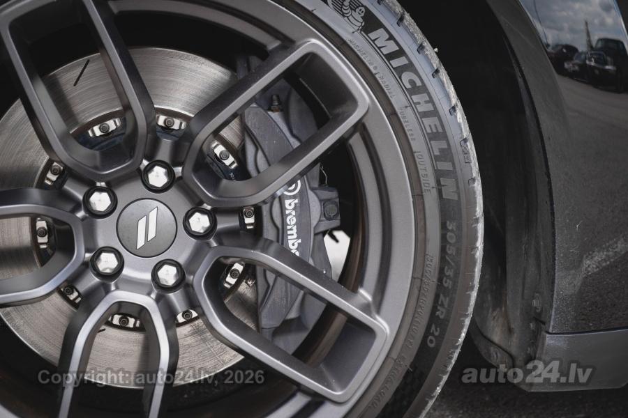 Black Dodge Challenger 2019 in Tallinn, with an engine capacity of 6.40 L and mileage of 25 thousand km for 49900 €, photo 25 on AUTOMOTO.COM.LV