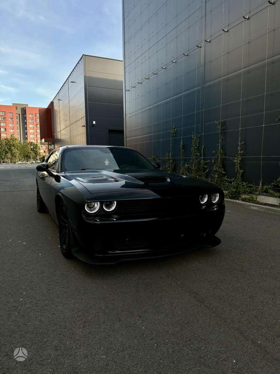 Melns Dodge Challenger 2019 Klaipėda, ar dzinēja tilpumu 5.65 L un nobraukumu 117 tūkst. km par 21000 €, foto 1 vietnē AUTOMOTO.COM.LV