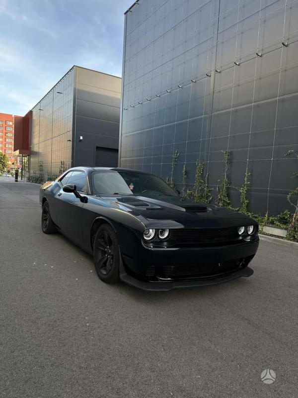 Melns Dodge Challenger 2019 Klaipėda, ar dzinēja tilpumu 5.65 L un nobraukumu 117 tūkst. km par 21000 €, foto 2 vietnē AUTOMOTO.COM.LV