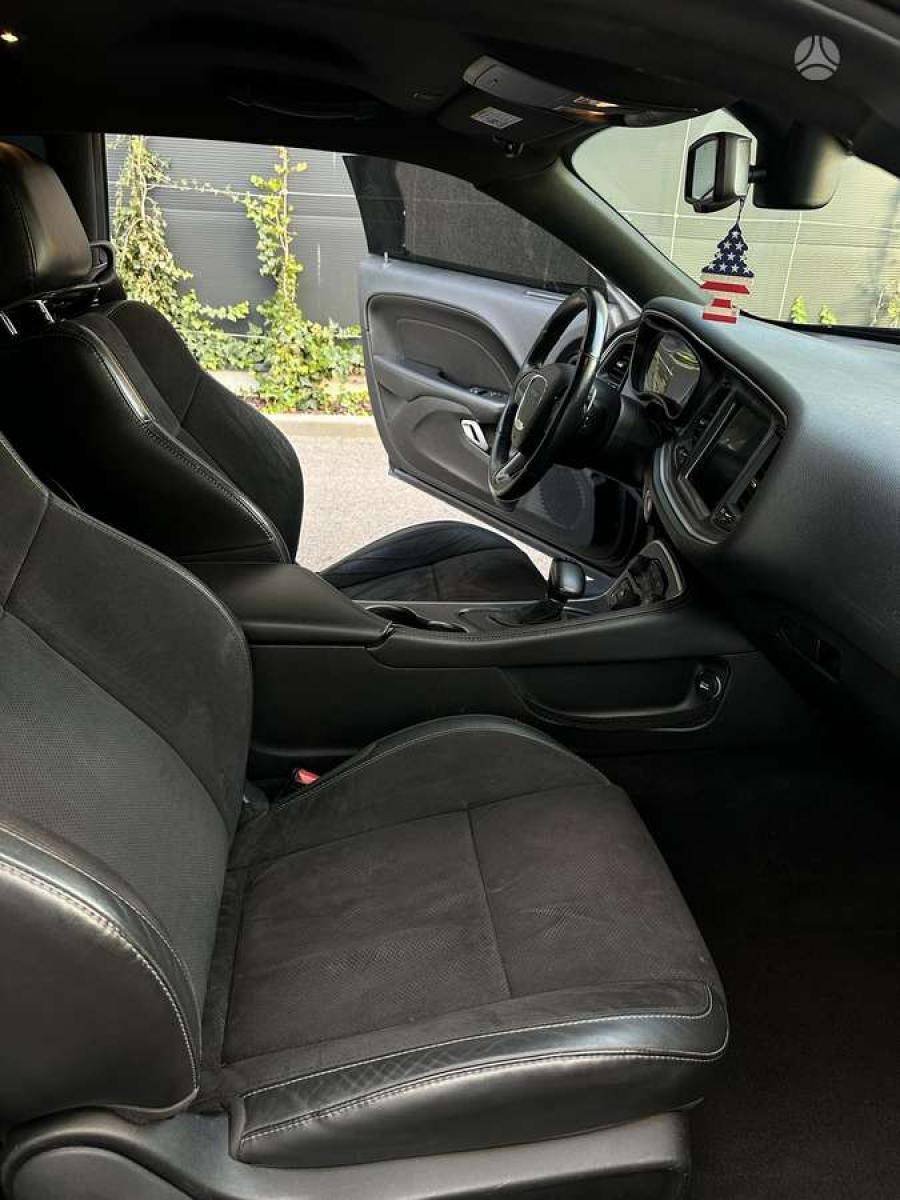 Melns Dodge Challenger 2019 Klaipėda, ar dzinēja tilpumu 5.65 L un nobraukumu 117 tūkst. km par 21000 €, foto 13 vietnē AUTOMOTO.COM.LV