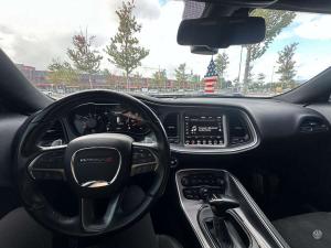 Melns Dodge Challenger 2019 Klaipėda, ar dzinēja tilpumu 5.65 L un nobraukumu 117 tūkst. km par 21000 €, foto 18 vietnē AUTOMOTO.COM.LV