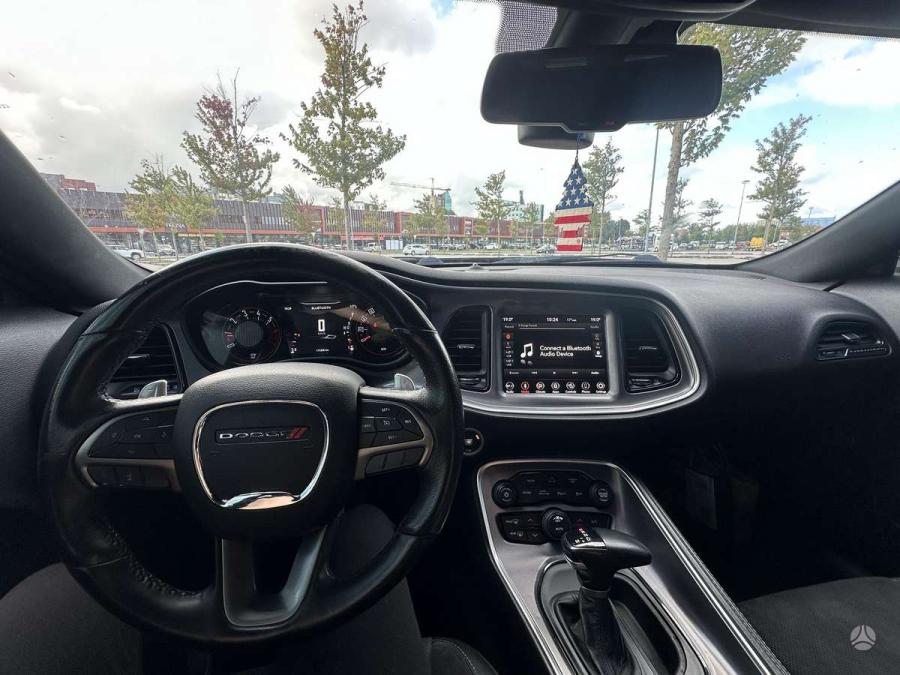 Melns Dodge Challenger 2019 Klaipėda, ar dzinēja tilpumu 5.65 L un nobraukumu 117 tūkst. km par 21000 €, foto 18 vietnē AUTOMOTO.COM.LV