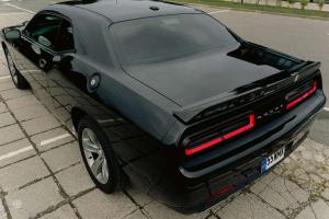 Black Dodge Challenger 2019 in Tallinn, with an engine capacity of 3.60 L and mileage of 206 thousand km for 18000 €, photo 5 on AUTOMOTO.COM.LV