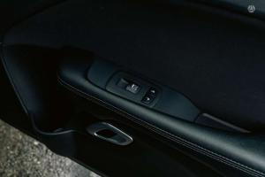Black Dodge Challenger 2019 in Tallinn, with an engine capacity of 3.60 L and mileage of 206 thousand km for 18000 €, photo 17 on AUTOMOTO.COM.LV