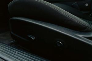 Black Dodge Challenger 2019 in Tallinn, with an engine capacity of 3.60 L and mileage of 206 thousand km for 18000 €, photo 19 on AUTOMOTO.COM.LV
