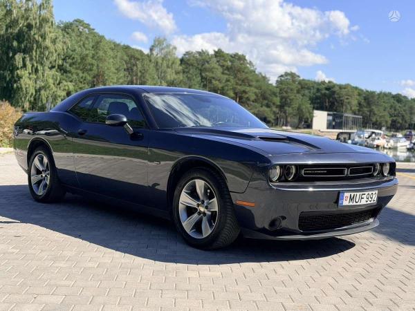 Black Dodge Challenger 2019 in Kaunas, with an engine capacity of 3.60 L and mileage of 140 thousand km for 12200 €, photo 1 on AUTOMOTO.COM.LV