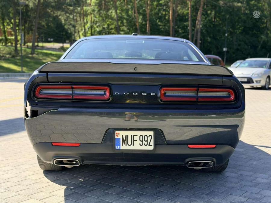Melns Dodge Challenger 2019 Kauņa, ar dzinēja tilpumu 3.60 L un nobraukumu 140 tūkst. km par 12200 €, foto 6 vietnē AUTOMOTO.COM.LV