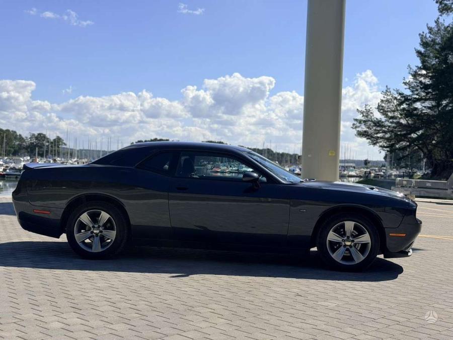 Melns Dodge Challenger 2019 Kauņa, ar dzinēja tilpumu 3.60 L un nobraukumu 140 tūkst. km par 12200 €, foto 8 vietnē AUTOMOTO.COM.LV
