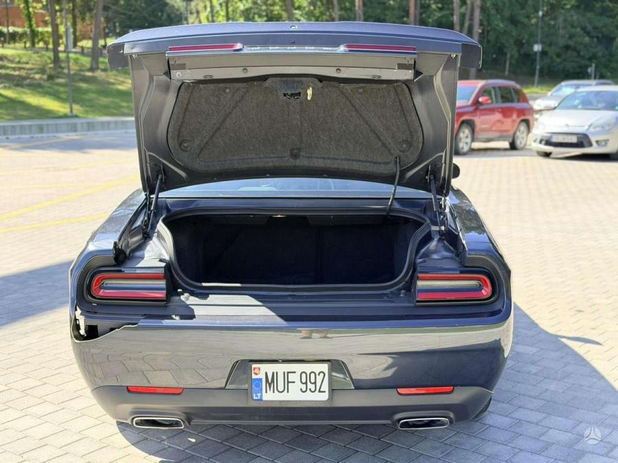 Melns Dodge Challenger 2019 Kauņa, ar dzinēja tilpumu 3.60 L un nobraukumu 140 tūkst. km par 12200 €, foto 10 vietnē AUTOMOTO.COM.LV