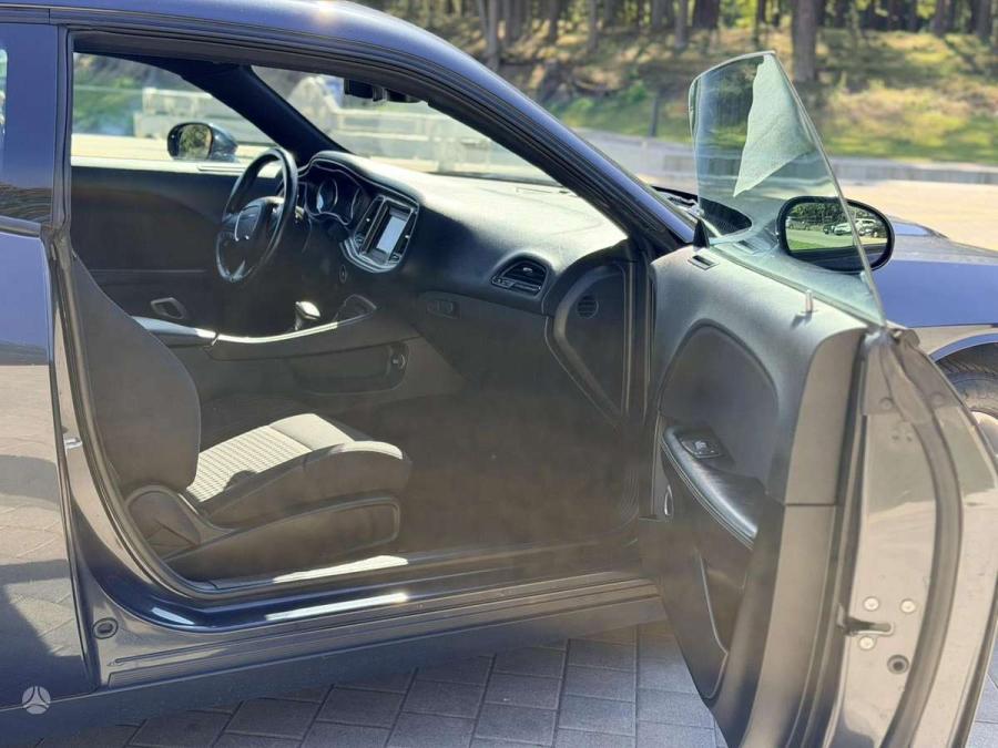 Melns Dodge Challenger 2019 Kauņa, ar dzinēja tilpumu 3.60 L un nobraukumu 140 tūkst. km par 12200 €, foto 11 vietnē AUTOMOTO.COM.LV