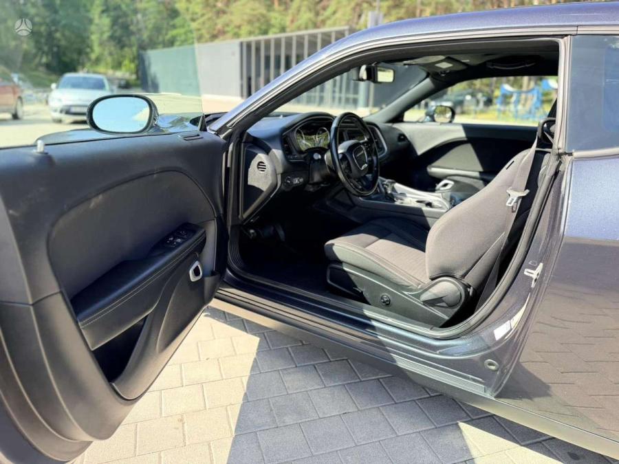 Melns Dodge Challenger 2019 Kauņa, ar dzinēja tilpumu 3.60 L un nobraukumu 140 tūkst. km par 12200 €, foto 15 vietnē AUTOMOTO.COM.LV