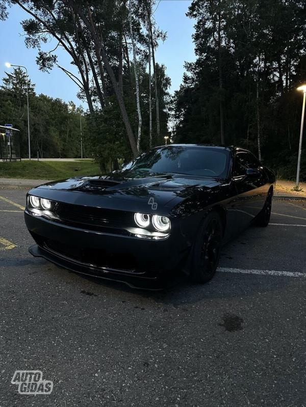 Black Dodge Challenger 2019 in Klaipeda, with an engine capacity of 5.70 L and mileage of 118 thousand km for 21500 €, photo 4 on AUTOMOTO.COM.LV