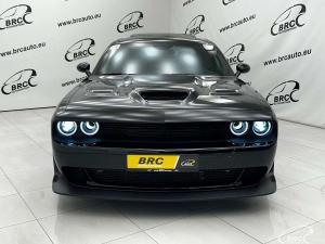 Black Dodge Challenger 2020 in Vilnius, with an engine capacity of 6.41 L and mileage of 89 thousand km for 38800 €, photo 26 on AUTOMOTO.COM.LV