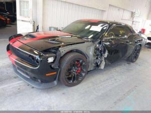 Black Dodge Challenger 2020 in Klaipeda, with an engine capacity of 0.00 L and mileage of 71 thousand km for 10600 €, photo 3 on AUTOMOTO.COM.LV