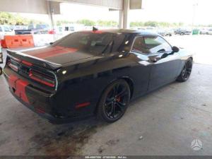 Black Dodge Challenger 2020 in Klaipeda, with an engine capacity of 0.00 L and mileage of 71 thousand km for 10600 €, photo 5 on AUTOMOTO.COM.LV