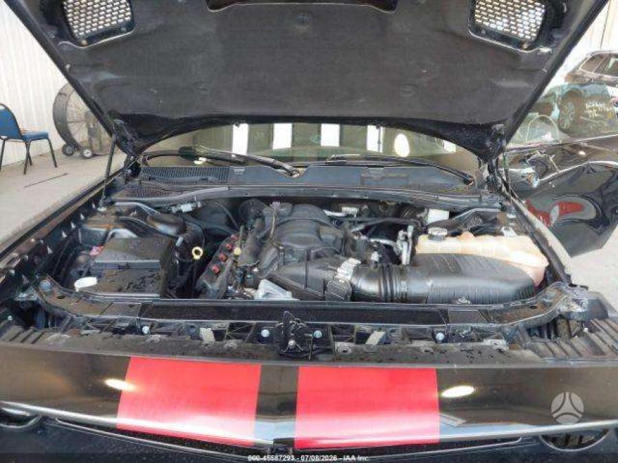 Black Dodge Challenger 2020 in Klaipeda, with an engine capacity of 0.00 L and mileage of 71 thousand km for 10600 €, photo 11 on AUTOMOTO.COM.LV