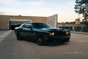Melns Dodge Challenger 2021 Rīga, ar dzinēja tilpumu 6.20 L un nobraukumu 39 tūkst. km par 84000 €, foto  vietnē AUTOMOTO.COM.LV