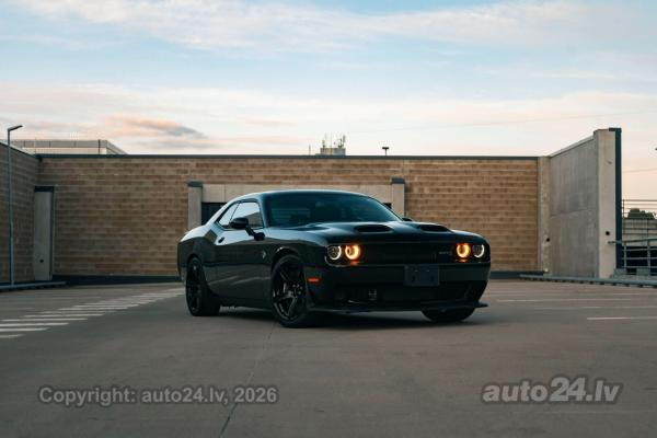 Black Dodge Challenger 2021 in Riga, with an engine capacity of 6.20 L and mileage of 39 thousand km for 84000 €, photo 2 on AUTOMOTO.COM.LV