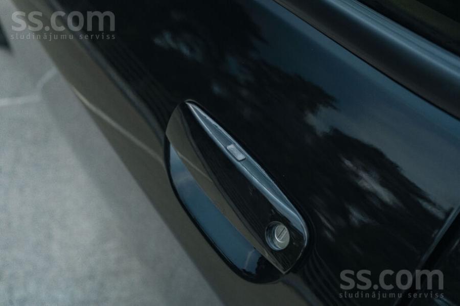Black Dodge Challenger 2021 in Ogre, with an engine capacity of 6.20 L and mileage of 39 thousand km for 79000 €, photo 11 on AUTOMOTO.COM.LV