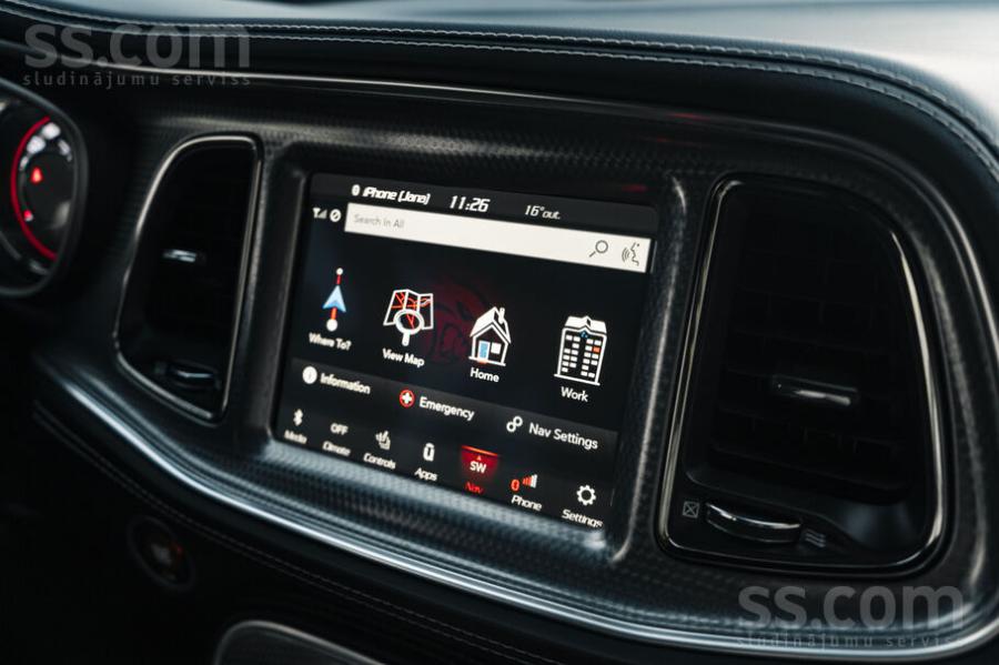 Black Dodge Challenger 2021 in Ogre, with an engine capacity of 6.20 L and mileage of 39 thousand km for 79000 €, photo 31 on AUTOMOTO.COM.LV