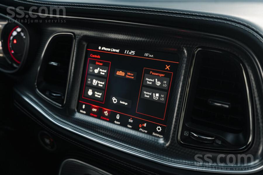 Black Dodge Challenger 2021 in Ogre, with an engine capacity of 6.20 L and mileage of 39 thousand km for 79000 €, photo 33 on AUTOMOTO.COM.LV