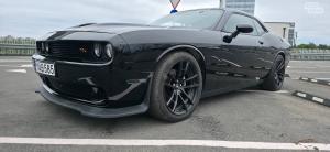 Черный Додж Челенджер 2021 в Вильнюс, объемом двигателя 5.70 л и пробегом 66 тыс. км за 27900 €, фото  на AUTOMOTO.COM.LV