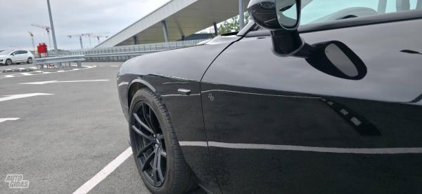 Black Dodge Challenger 2021 in Vilnius, with an engine capacity of 5.70 L and mileage of 66 thousand km for 27900 €, photo 7 on AUTOMOTO.COM.LV