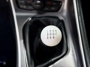 Melns Dodge Challenger 2021 Viļņa, ar dzinēja tilpumu 6.42 L un nobraukumu 61 tūkst. km par 37000 €, foto 7 vietnē AUTOMOTO.COM.LV