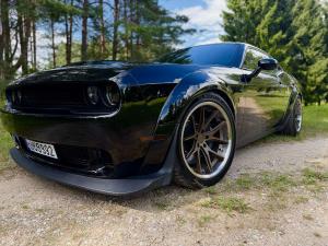 Melns Dodge Challenger 2021 Viļņa, ar dzinēja tilpumu 6.42 L un nobraukumu 61 tūkst. km par 37000 €, foto 11 vietnē AUTOMOTO.COM.LV