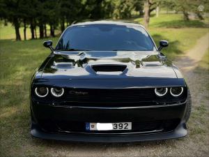 Melns Dodge Challenger 2021 Viļņa, ar dzinēja tilpumu 6.42 L un nobraukumu 61 tūkst. km par 37000 €, foto 14 vietnē AUTOMOTO.COM.LV