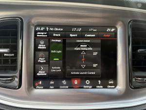 Melns Dodge Challenger 2021 Viļņa, ar dzinēja tilpumu 6.42 L un nobraukumu 61 tūkst. km par 37000 €, foto 31 vietnē AUTOMOTO.COM.LV