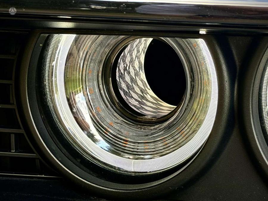 Melns Dodge Challenger 2021 Viļņa, ar dzinēja tilpumu 6.42 L un nobraukumu 61 tūkst. km par 37000 €, foto 43 vietnē AUTOMOTO.COM.LV