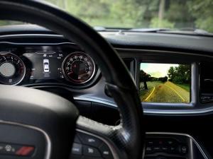 Melns Dodge Challenger 2021 Viļņa, ar dzinēja tilpumu 6.42 L un nobraukumu 61 tūkst. km par 37000 €, foto 58 vietnē AUTOMOTO.COM.LV
