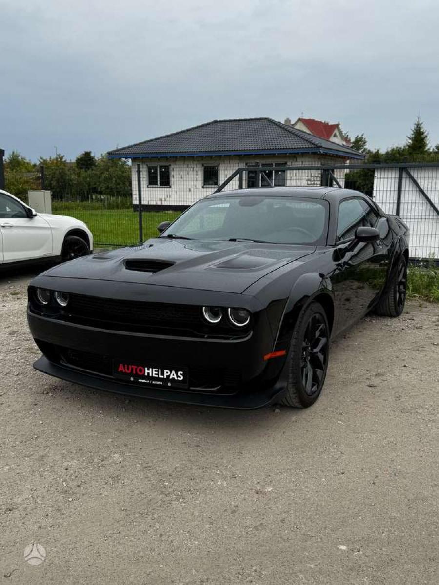 Black Dodge Challenger 2021 in Klaipeda, with an engine capacity of 3.60 L and mileage of 71 thousand km for 22000 €, photo 1 on AUTOMOTO.COM.LV