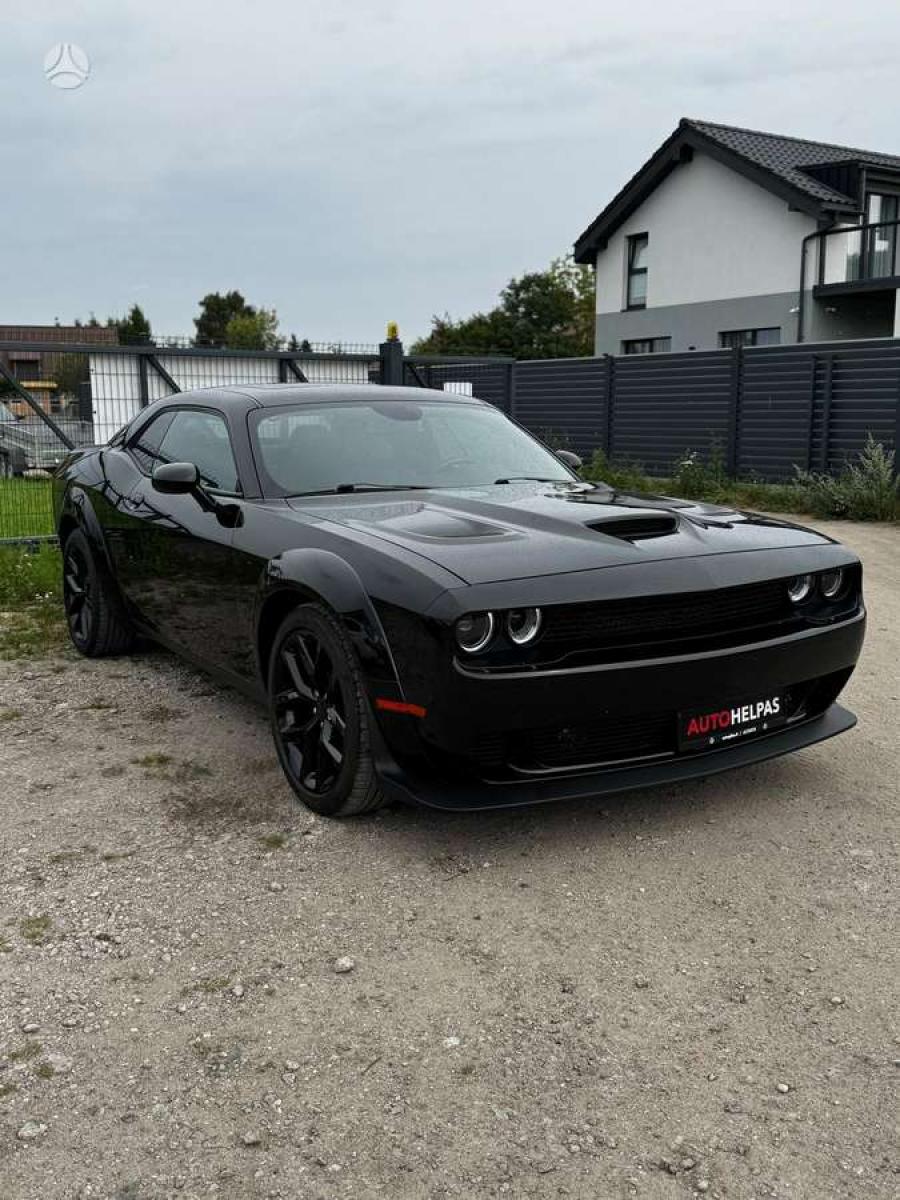 Black Dodge Challenger 2021 in Klaipeda, with an engine capacity of 3.60 L and mileage of 71 thousand km for 22000 €, photo 3 on AUTOMOTO.COM.LV