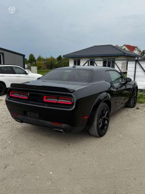 Black Dodge Challenger 2021 in Klaipeda, with an engine capacity of 3.60 L and mileage of 71 thousand km for 22000 €, photo 10 on AUTOMOTO.COM.LV