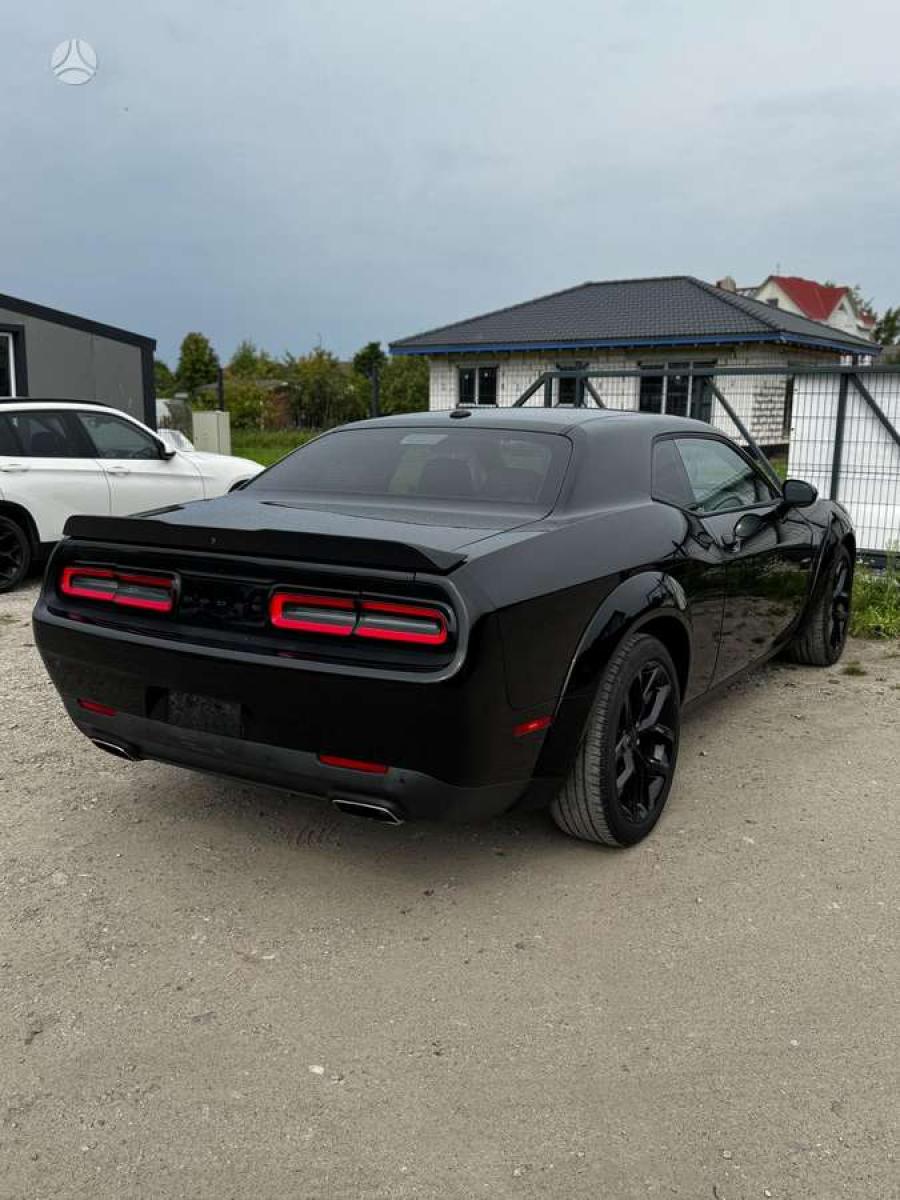 Black Dodge Challenger 2021 in Klaipeda, with an engine capacity of 3.60 L and mileage of 71 thousand km for 22000 €, photo 10 on AUTOMOTO.COM.LV