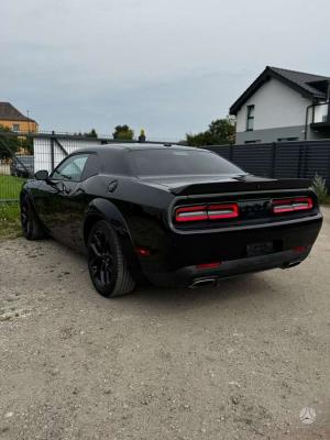 Black Dodge Challenger 2021 in Klaipeda, with an engine capacity of 3.60 L and mileage of 71 thousand km for 22000 €, photo 11 on AUTOMOTO.COM.LV